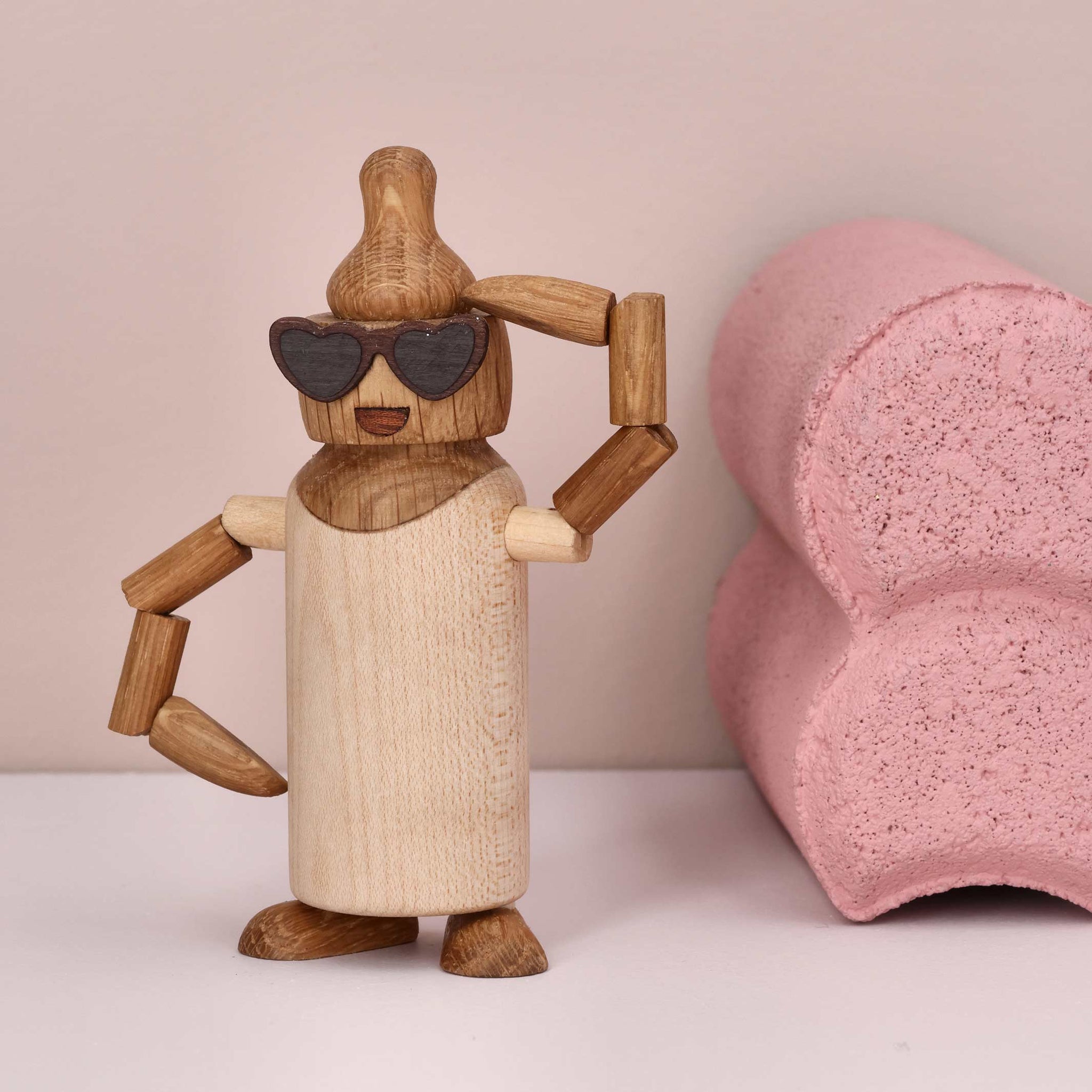 BILLIE BABY BOTTLE WOODIES - Everyday Objects become Funny Characters