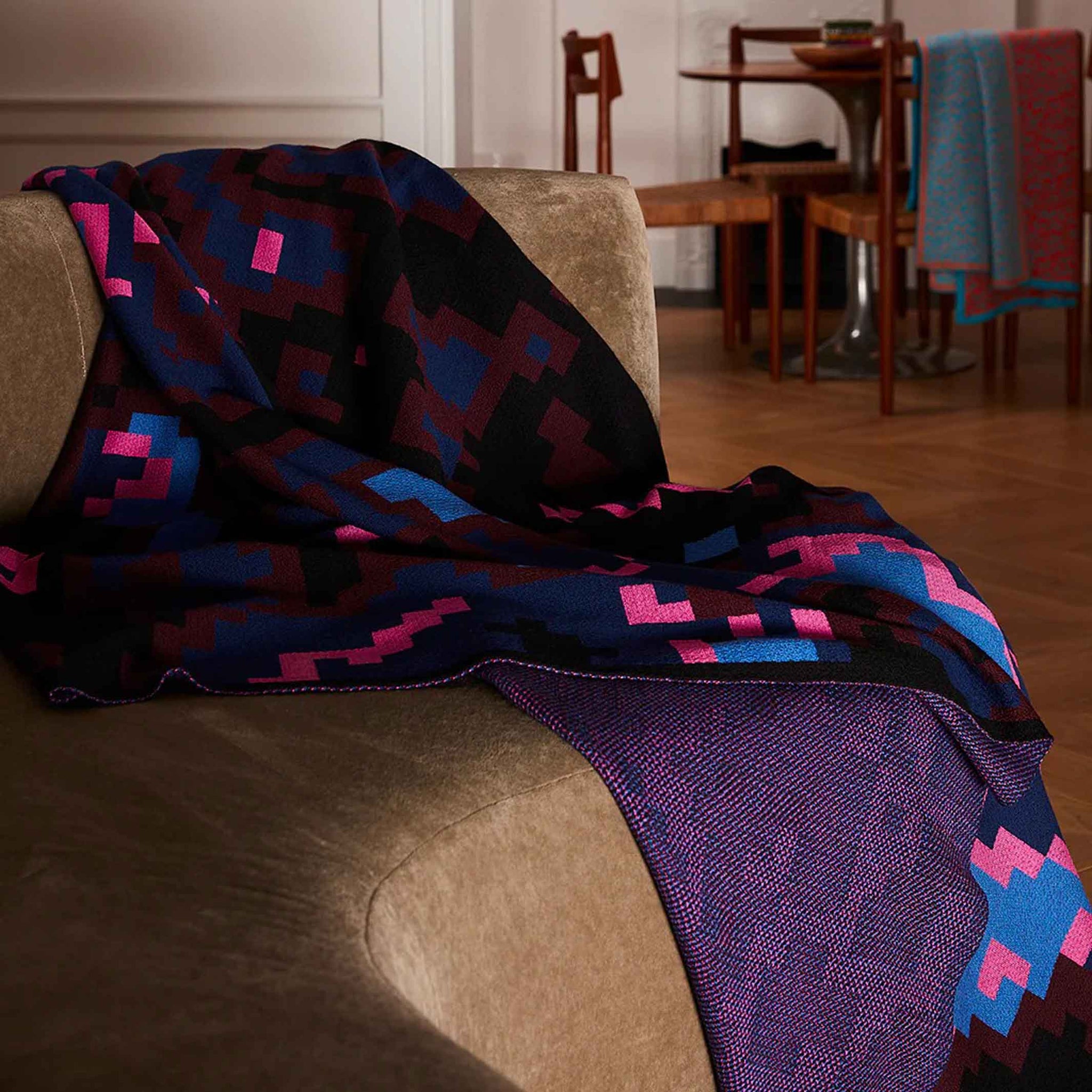 DIGITAL SUNSET | THROW | 185x140 cm | Merino Wool & Silk | Cristian Zu